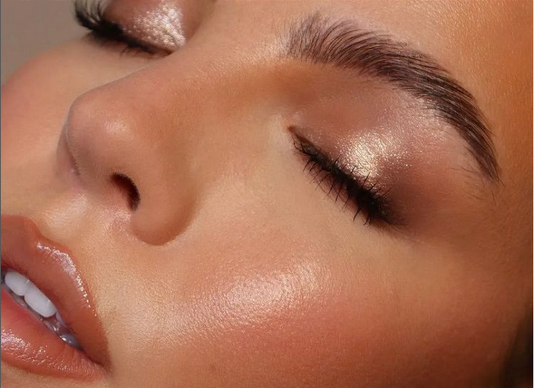 Jeste li čuli za "golden hour skin" - novi make-up trik za neodoljivo ...