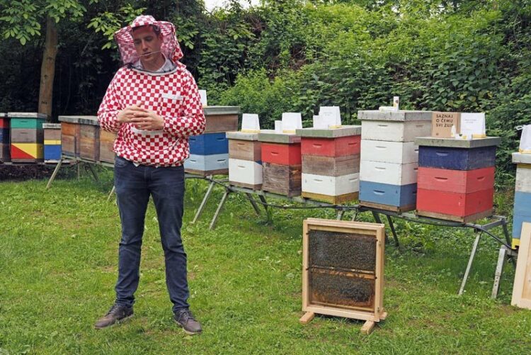 Inovator predstavio „prirodni botox“ na bazi pčelinjeg otrova