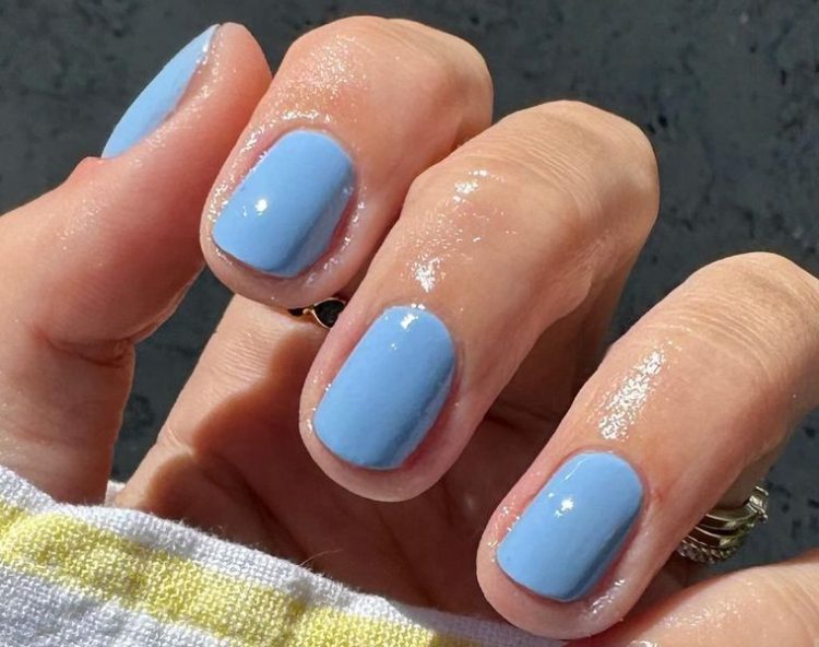10 ideja za ljetne baby blue manikure