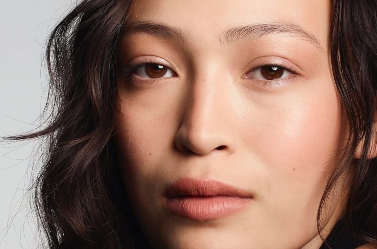 Ghost lashes: novi beauty trend bez maskare koji svi nose ovog ljeta